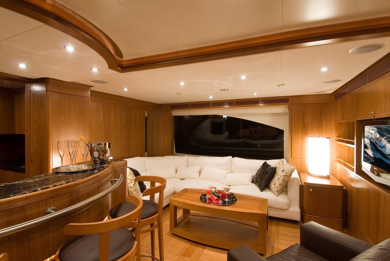 Yacht BLUE VISION, Benetti Yachts | CHARTERWORLD Luxury Superyacht Charters